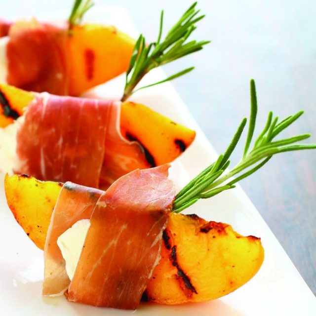 Prosciutto Wrapped Peaches Appetizer - Mommy Evolution