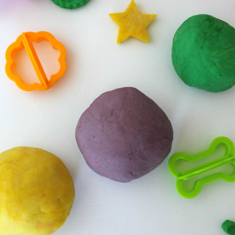Scented Playdough - Mommy Evolution